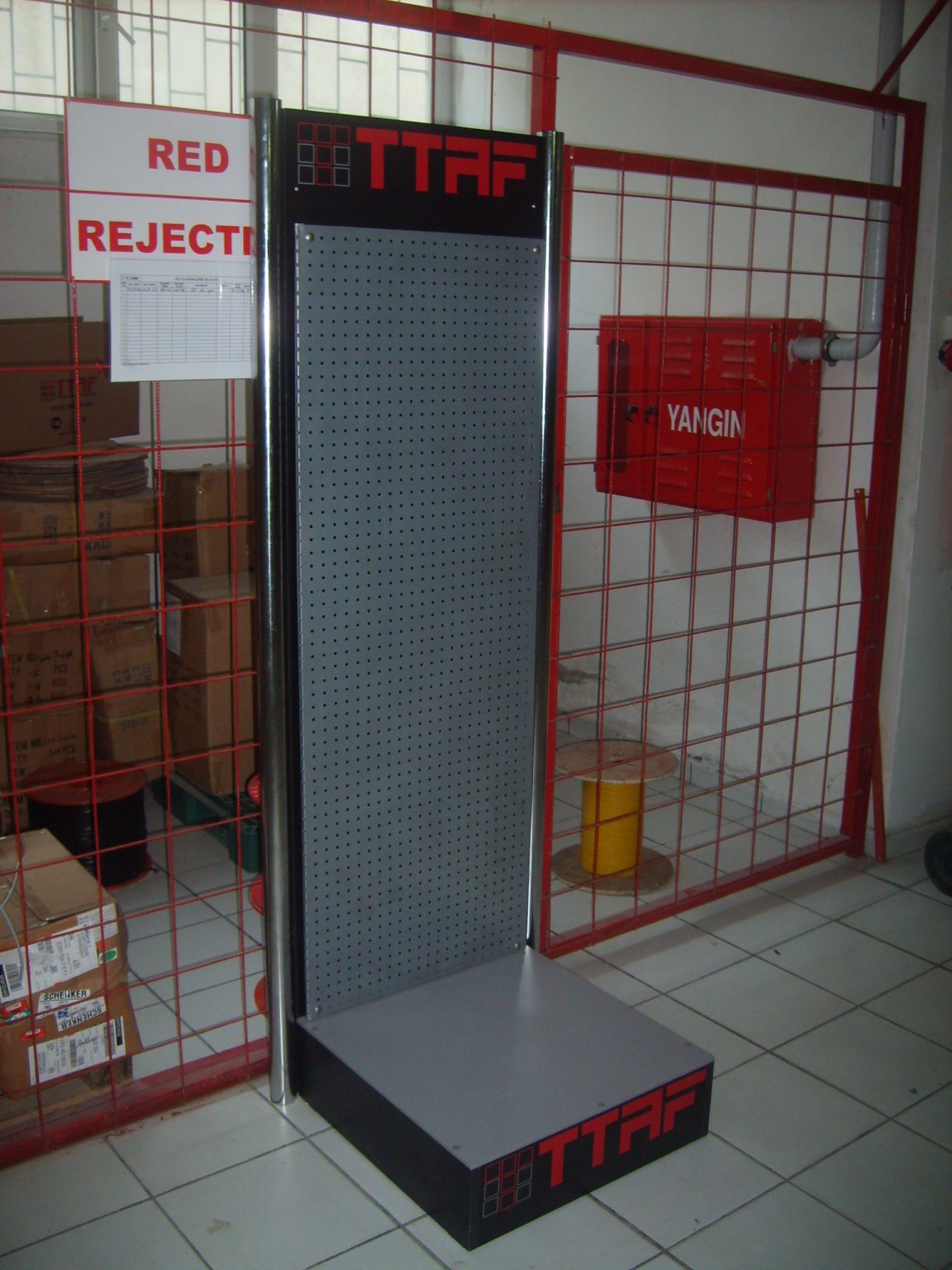 Metal Stand | Envoystands